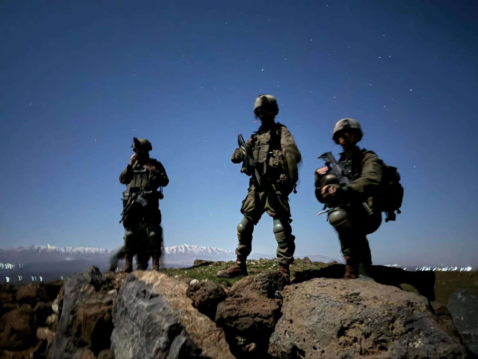 IDF Paratroopers and Yahalom Commandos Dismantle Terrorist Weapons ...